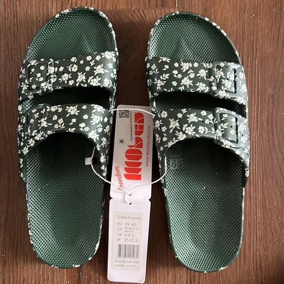 Freedom Moses | Shoes | Nwt Freedom Moses Moses Two Band Slide On ...